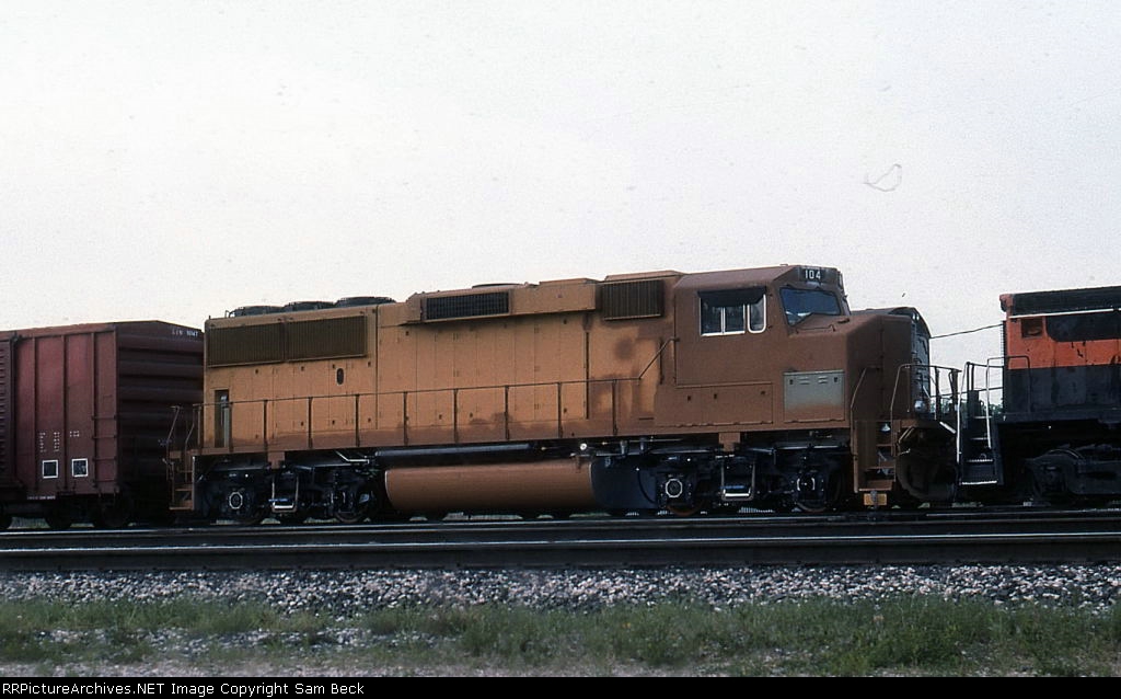 ATSF 104--New GP60M